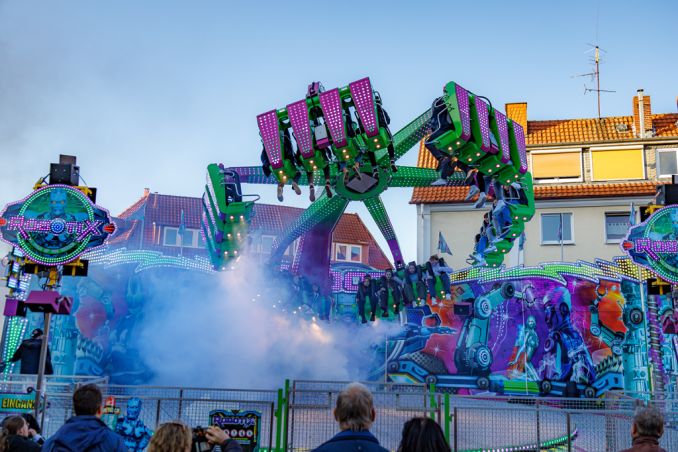Robotix auf der Allerheiligenkirmes 2022 in Soest - Robotix - Battle of ...