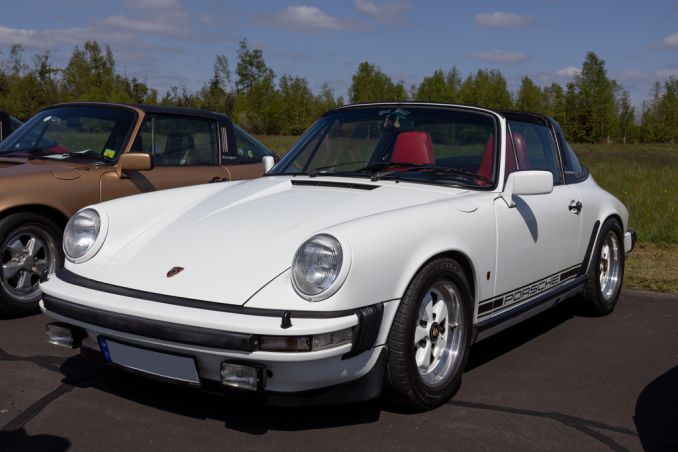 In Weiß - auch heute noch ein Hingucker. - Porsche 911 - G-Modell ...