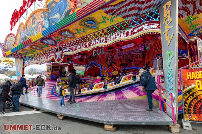 Stilvolle Berg Und Talbahn Kirmes Bilder